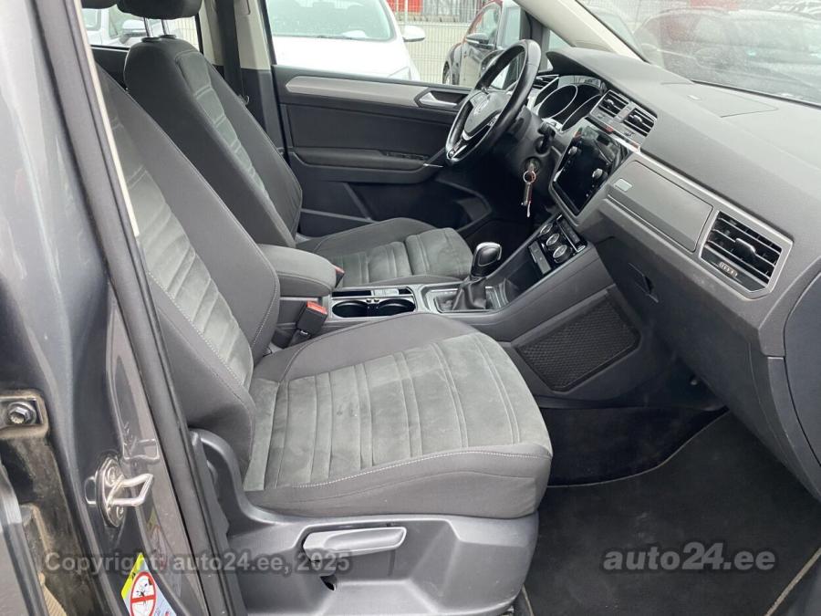 Pelēks Volkswagen Touran 2019 Viljandi, ar dzinēja tilpumu 2.00 L un nobraukumu 207 tūkst. km par 16490 €, foto 7 vietnē AUTOMOTO.COM.LV