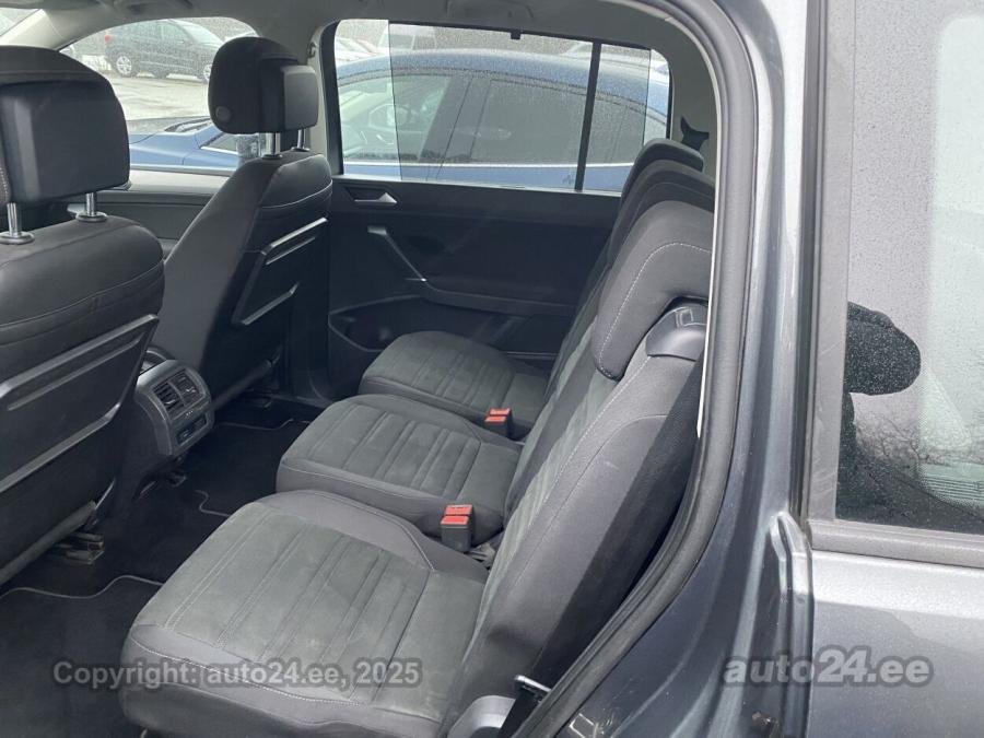 Pelēks Volkswagen Touran 2019 Viljandi, ar dzinēja tilpumu 2.00 L un nobraukumu 207 tūkst. km par 16490 €, foto 9 vietnē AUTOMOTO.COM.LV