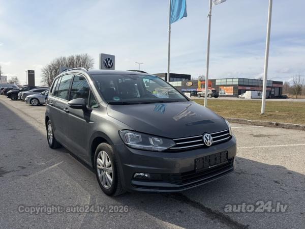 Grey Volkswagen Touran 2019 in Viljandi, with an engine capacity of 2.00 L and mileage of 207 thousand km for 16390 €, photo 2 on AUTOMOTO.COM.LV