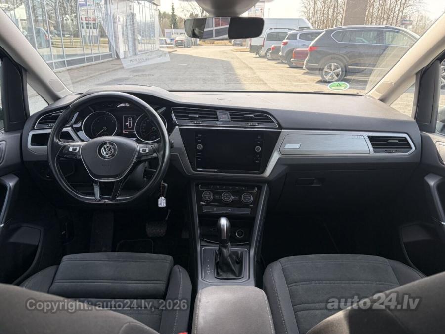 Pelēks Volkswagen Touran 2019 Viljandi, ar dzinēja tilpumu 2.00 L un nobraukumu 207 tūkst. km par 16390 €, foto 5 vietnē AUTOMOTO.COM.LV