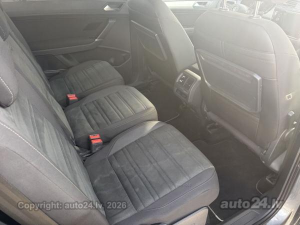 Grey Volkswagen Touran 2019 in Viljandi, with an engine capacity of 2.00 L and mileage of 207 thousand km for 16390 €, photo 9 on AUTOMOTO.COM.LV