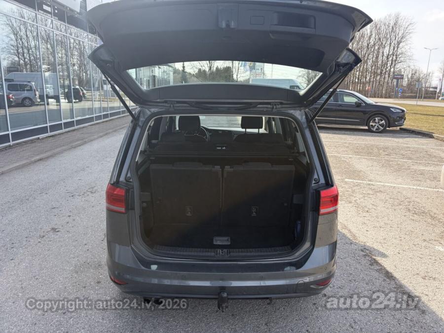 Pelēks Volkswagen Touran 2019 Viljandi, ar dzinēja tilpumu 2.00 L un nobraukumu 207 tūkst. km par 16390 €, foto 10 vietnē AUTOMOTO.COM.LV