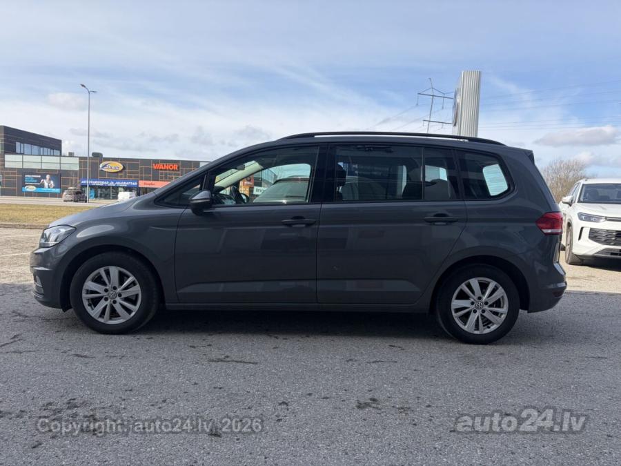Pelēks Volkswagen Touran 2019 Viljandi, ar dzinēja tilpumu 2.00 L un nobraukumu 207 tūkst. km par 16390 €, foto 17 vietnē AUTOMOTO.COM.LV