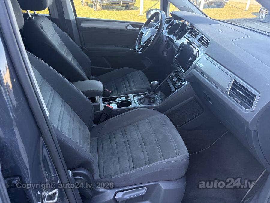 Grey Volkswagen Touran 2020 in Viljandi, with an engine capacity of 2.00 L and mileage of 227 thousand km for 14990 €, photo 8 on AUTOMOTO.COM.LV