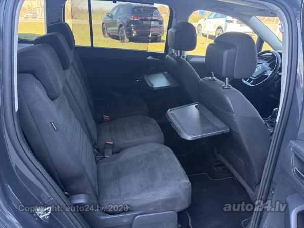 Grey Volkswagen Touran 2020 in Viljandi, with an engine capacity of 2.00 L and mileage of 227 thousand km for 14990 €, photo 9 on AUTOMOTO.COM.LV