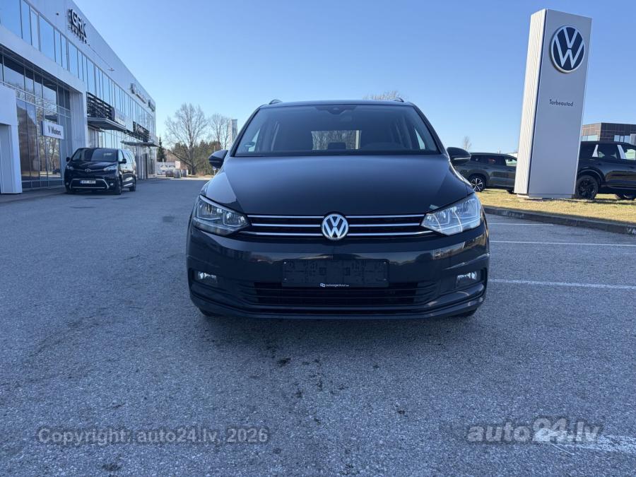 Grey Volkswagen Touran 2020 in Viljandi, with an engine capacity of 2.00 L and mileage of 227 thousand km for 14990 €, photo 14 on AUTOMOTO.COM.LV