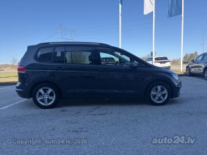 Grey Volkswagen Touran 2020 in Viljandi, with an engine capacity of 2.00 L and mileage of 227 thousand km for 14990 €, photo 16 on AUTOMOTO.COM.LV