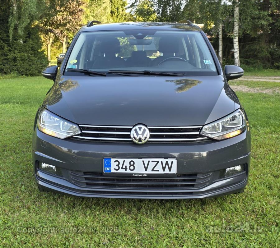 Grey Volkswagen Touran 2020 in Viljandi, with an engine capacity of 2.00 L and mileage of 288 thousand km for 13999 €, photo 4 on AUTOMOTO.COM.LV