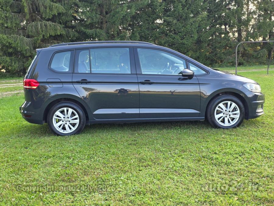 Grey Volkswagen Touran 2020 in Viljandi, with an engine capacity of 2.00 L and mileage of 288 thousand km for 13999 €, photo 7 on AUTOMOTO.COM.LV