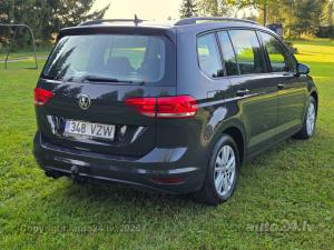 Grey Volkswagen Touran 2020 in Viljandi, with an engine capacity of 2.00 L and mileage of 288 thousand km for 13999 €, photo 9 on AUTOMOTO.COM.LV