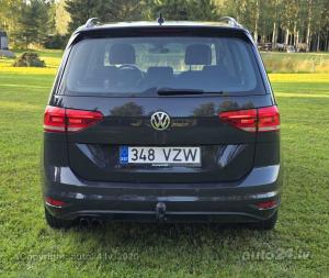 Grey Volkswagen Touran 2020 in Viljandi, with an engine capacity of 2.00 L and mileage of 288 thousand km for 13999 €, photo 10 on AUTOMOTO.COM.LV