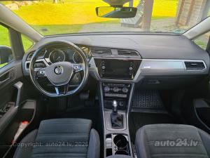 Grey Volkswagen Touran 2020 in Viljandi, with an engine capacity of 2.00 L and mileage of 288 thousand km for 13999 €, photo 18 on AUTOMOTO.COM.LV