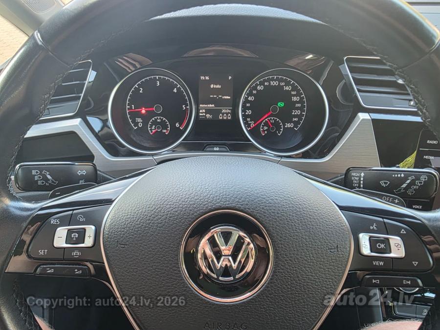 Grey Volkswagen Touran 2020 in Viljandi, with an engine capacity of 2.00 L and mileage of 288 thousand km for 13999 €, photo 19 on AUTOMOTO.COM.LV