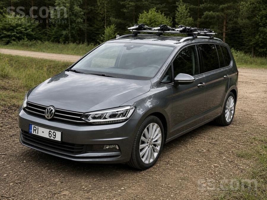 Серый Фольксваген Туран 2020 в Рига, объемом двигателя 2.00 л и пробегом 262 тыс. км за 14500 €, фото 3 на AUTOMOTO.COM.LV