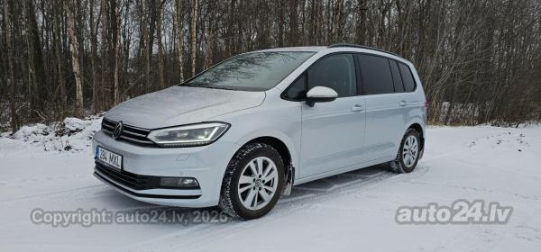 Grey Volkswagen Touran 2021 in Tallinn, with an engine capacity of 1.50 L and mileage of 60 thousand km for 25000 €, photo 2 on AUTOMOTO.COM.LV