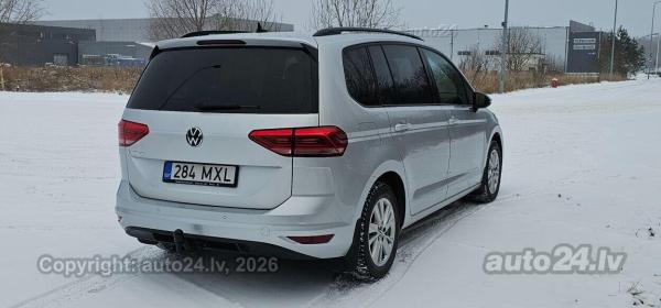 Grey Volkswagen Touran 2021 in Tallinn, with an engine capacity of 1.50 L and mileage of 60 thousand km for 25000 €, photo 9 on AUTOMOTO.COM.LV