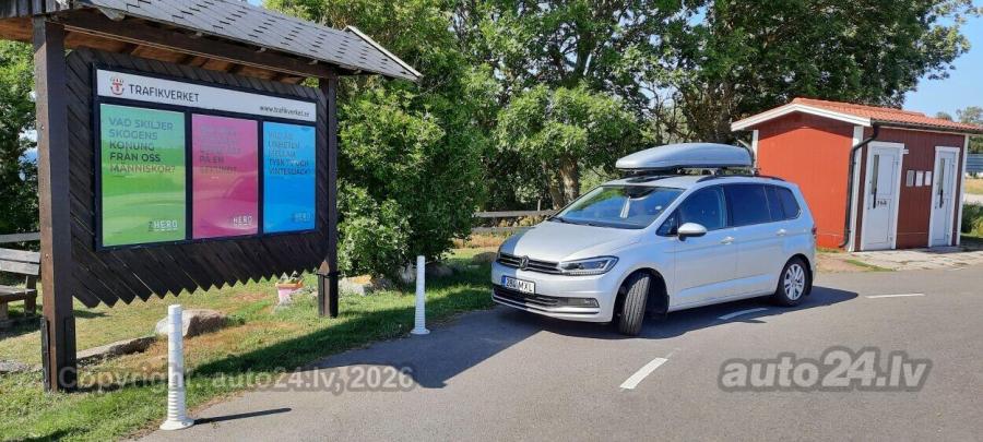 Pelēks Volkswagen Touran 2021 Tallina, ar dzinēja tilpumu 1.50 L un nobraukumu 60 tūkst. km par 25000 €, foto 28 vietnē AUTOMOTO.COM.LV