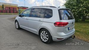 Pelēks Volkswagen Touran 2021 Tallina, ar dzinēja tilpumu 1.50 L un nobraukumu 60 tūkst. km par 25000 €, foto 30 vietnē AUTOMOTO.COM.LV
