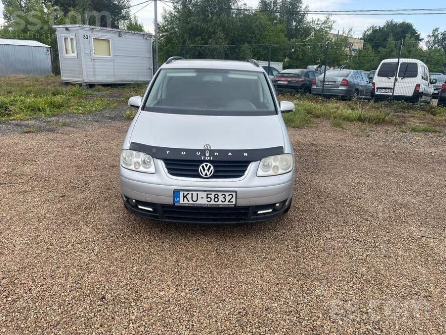 Volkswagen Touran 2004 in Riga, with an engine capacity of 2.00 L and mileage of 0 thousand km for 1399 €, photo 3 on AUTOMOTO.COM.LV
