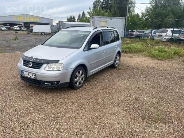 Volkswagen Touran 2004 in Riga, with an engine capacity of 2.00 L and mileage of 0 thousand km for 1399 €, photo 5 on AUTOMOTO.COM.LV