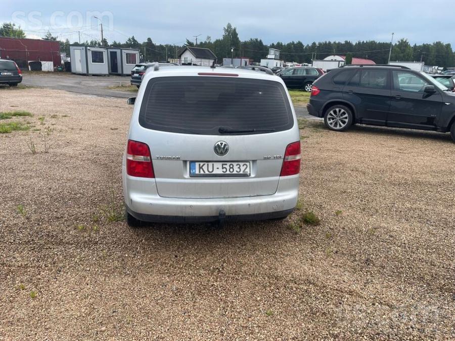 Volkswagen Touran 2004 in Riga, with an engine capacity of 2.00 L and mileage of 0 thousand km for 1399 €, photo 6 on AUTOMOTO.COM.LV
