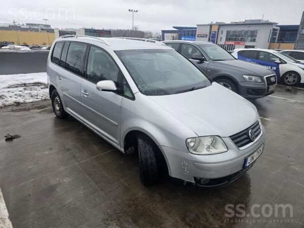 Volkswagen Touran 2005 in Riga, with an engine capacity of 2.00 L and mileage of 400 thousand km for 1100 €, photo 2 on AUTOMOTO.COM.LV