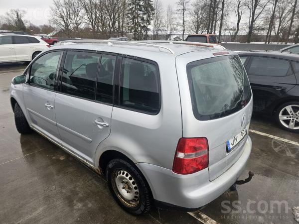 Volkswagen Touran 2005 in Riga, with an engine capacity of 2.00 L and mileage of 400 thousand km for 1100 €, photo 4 on AUTOMOTO.COM.LV