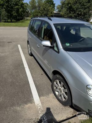 Volkswagen Touran 2005 in Ignalina, with an engine capacity of 2.00 L and mileage of 256 thousand km for 1350 €, photo 4 on AUTOMOTO.COM.LV