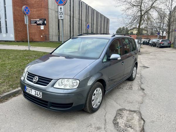 Volkswagen Touran 2006 in Kaunas, with an engine capacity of 1.90 L and mileage of 330 thousand km for 1750 €, photo 2 on AUTOMOTO.COM.LV