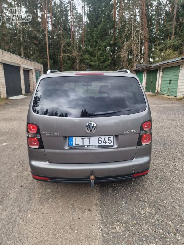 Volkswagen Touran 2010 in Kazlu Ruda, with an engine capacity of 2.00 L and mileage of 273 thousand km for 2999 €, photo 4 on AUTOMOTO.COM.LV