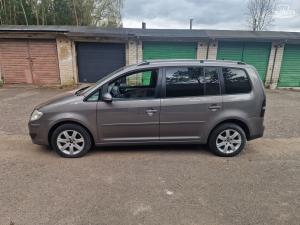 Volkswagen Touran 2010 in Kazlu Ruda, with an engine capacity of 2.00 L and mileage of 273 thousand km for 2999 €, photo 7 on AUTOMOTO.COM.LV
