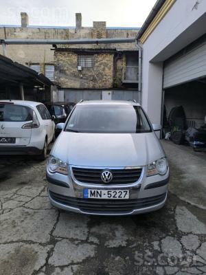Фольксваген Туран 2007 в Рига, объемом двигателя 1.60 л и пробегом 389 тыс. км за 3000 €, фото  на AUTOMOTO.COM.LV