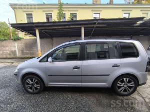 Volkswagen Touran 2007 in Riga, with an engine capacity of 1.60 L and mileage of 389 thousand km for 3000 €, photo 3 on AUTOMOTO.COM.LV
