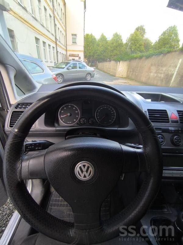 Volkswagen Touran 2007 in Riga, with an engine capacity of 1.60 L and mileage of 389 thousand km for 3000 €, photo 5 on AUTOMOTO.COM.LV