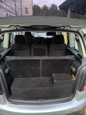 Volkswagen Touran 2007 in Riga, with an engine capacity of 1.60 L and mileage of 389 thousand km for 3000 €, photo 8 on AUTOMOTO.COM.LV