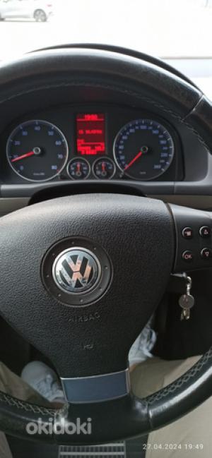 Volkswagen Touran 2008 in Tallinn, with an engine capacity of 2.00 L and mileage of 319 thousand km for 3500 €, photo 8 on AUTOMOTO.COM.LV