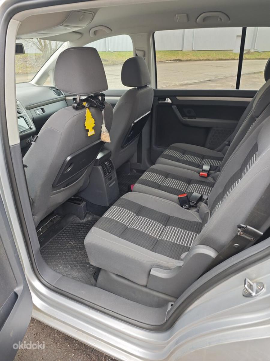 Volkswagen Touran 2008 in Tallinn, with an engine capacity of 2.00 L and mileage of 319 thousand km for 3500 €, photo 24 on AUTOMOTO.COM.LV