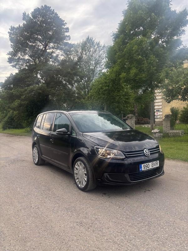 Volkswagen Touran 2012 in Kohtla-Jarve, with an engine capacity of 1.60 L and mileage of 318 thousand km for 3800 €, photo 9 on AUTOMOTO.COM.LV