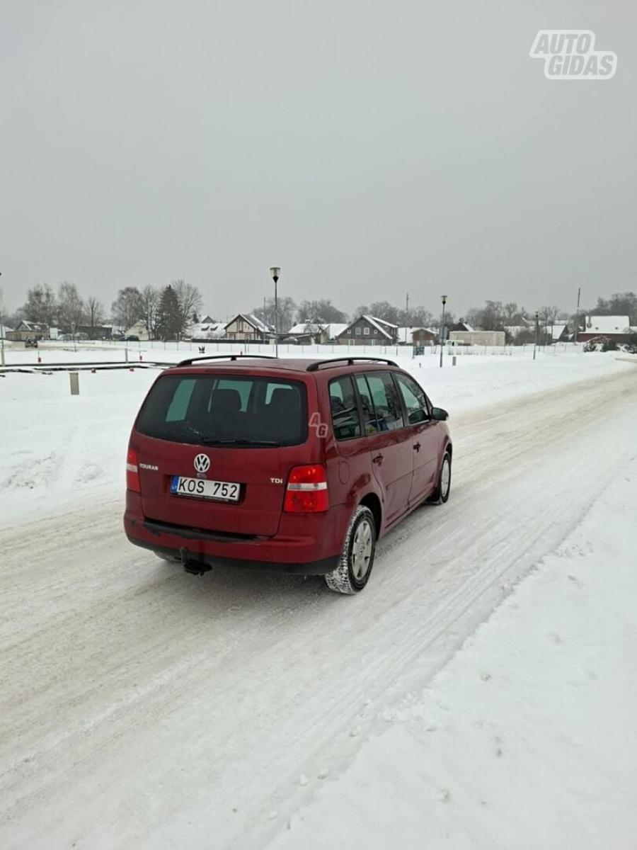 Volkswagen Touran 2003 in Silute, with an engine capacity of 1.90 L and mileage of 250 thousand km for 1350 €, photo 4 on AUTOMOTO.COM.LV