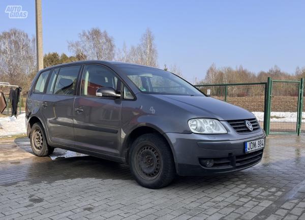 Volkswagen Touran 2003 Kaišiadorys, ar dzinēja tilpumu 1.60 L un nobraukumu 270 tūkst. km par 800 €, foto 2 vietnē AUTOMOTO.COM.LV