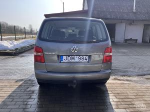 Volkswagen Touran 2003 in Kaisiadorys, with an engine capacity of 1.60 L and mileage of 270 thousand km for 800 €, photo 5 on AUTOMOTO.COM.LV