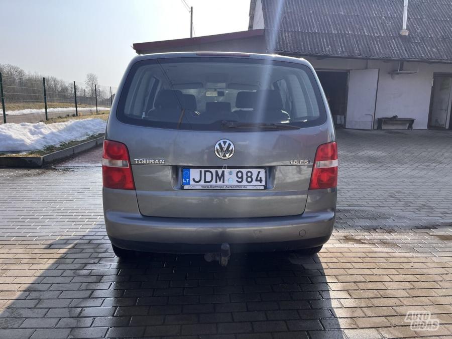 Volkswagen Touran 2003 in Kaisiadorys, with an engine capacity of 1.60 L and mileage of 270 thousand km for 800 €, photo 5 on AUTOMOTO.COM.LV
