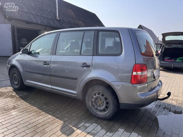 Volkswagen Touran 2003 Kaišiadorys, ar dzinēja tilpumu 1.60 L un nobraukumu 270 tūkst. km par 800 €, foto 6 vietnē AUTOMOTO.COM.LV