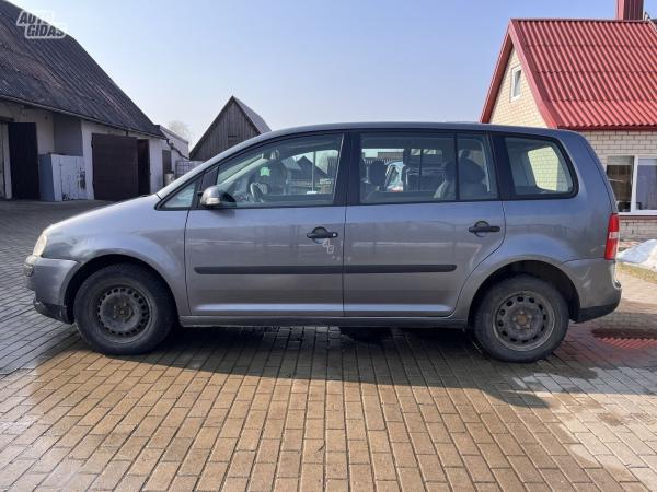 Volkswagen Touran 2003 Kaišiadorys, ar dzinēja tilpumu 1.60 L un nobraukumu 270 tūkst. km par 800 €, foto 7 vietnē AUTOMOTO.COM.LV