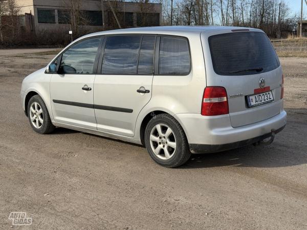 Volkswagen Touran 2003 Kupiškis, ar dzinēja tilpumu 1.90 L un nobraukumu 305 tūkst. km par 1150 €, foto 4 vietnē AUTOMOTO.COM.LV