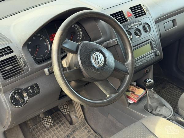 Volkswagen Touran 2003 Kupiškis, ar dzinēja tilpumu 1.90 L un nobraukumu 305 tūkst. km par 1150 €, foto 5 vietnē AUTOMOTO.COM.LV