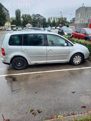 Volkswagen Touran 2003 Rīga, ar dzinēja tilpumu 2.00 L un nobraukumu 440 tūkst. km par 500 €, foto  vietnē AUTOMOTO.COM.LV
