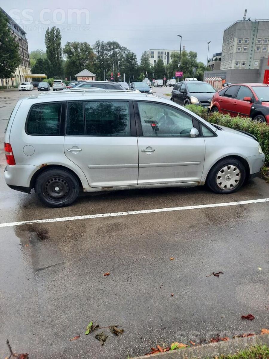 Volkswagen Touran 2003 Rīga, ar dzinēja tilpumu 2.00 L un nobraukumu 440 tūkst. km par 500 €, foto 1 vietnē AUTOMOTO.COM.LV