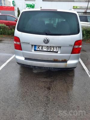 Volkswagen Touran 2003 Rīga, ar dzinēja tilpumu 2.00 L un nobraukumu 440 tūkst. km par 500 €, foto 4 vietnē AUTOMOTO.COM.LV