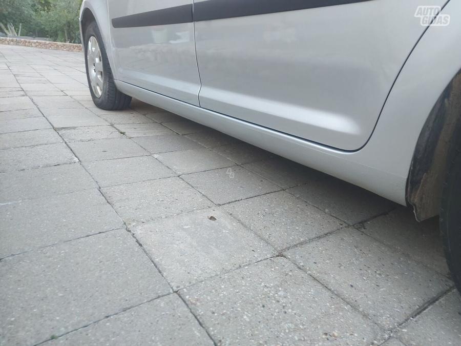 Volkswagen Touran 2003 Viļņa, ar dzinēja tilpumu 1.90 L un nobraukumu 325 tūkst. km par 2000 €, foto 10 vietnē AUTOMOTO.COM.LV